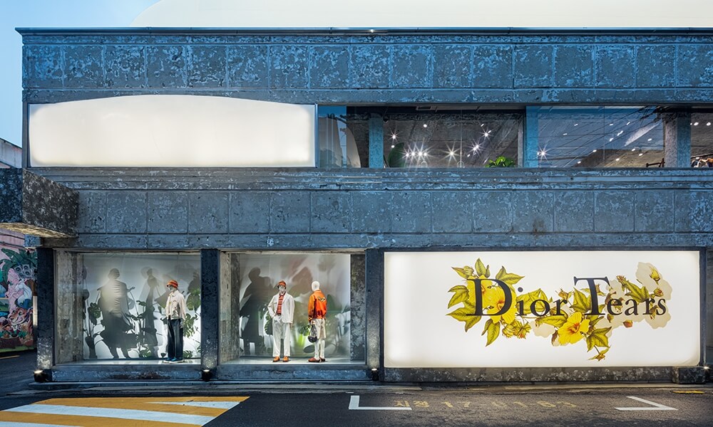 Trang phục nam trong khai trương Dior Tears quá đẹp – Hàng hiệu
